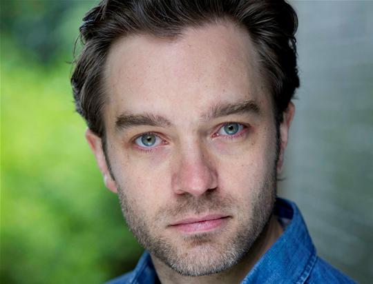 Hadley Fraser | Performers | Stage Faves